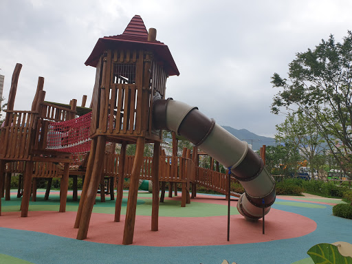 숲속 오솔길 놀이터: Ingress portal